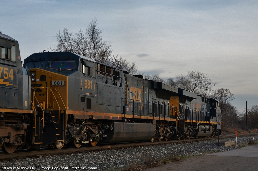 CSX 681